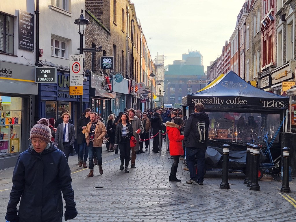 Strutton Ground, Victoria, Shop